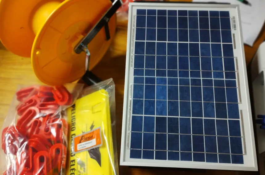 Primera entrega de boyeros solares a productores :: El Diario de La Pampa