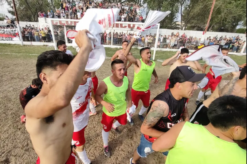 Cochicó se consagró campeón y ascendió a Primera "A" :: El Diario de La ...