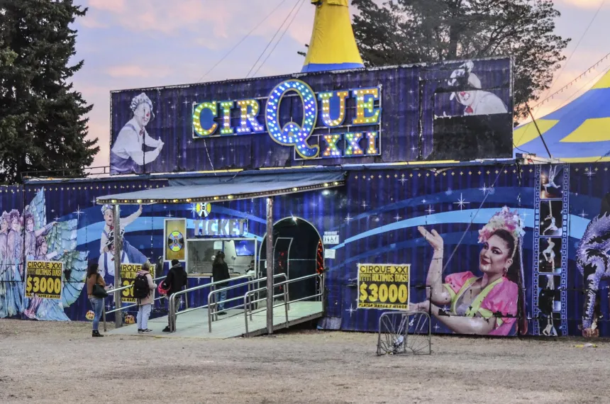 Susto por la caída de un nene dentro del circo :: El Diario de La Pampa Susto por la caída de un nene dentro del circo :: El Diario de La Pampa