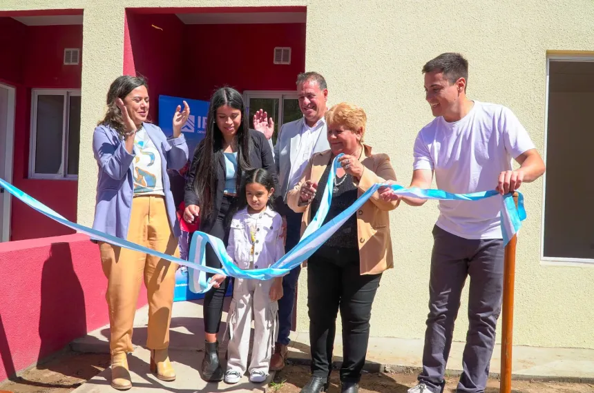Telén celebró sus 123 años con entrega de viviendas y anuncios de obras ...