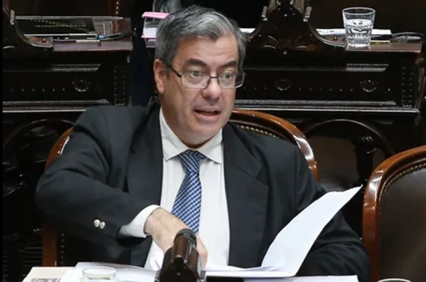 "El objetivo de Milei es tratar de hacer implosionar el peronismo ...