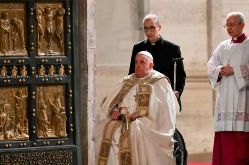 El papa Francisco volvió a sufrir dos episodios de insuficiencia resipiratoria aguda y crece la ...