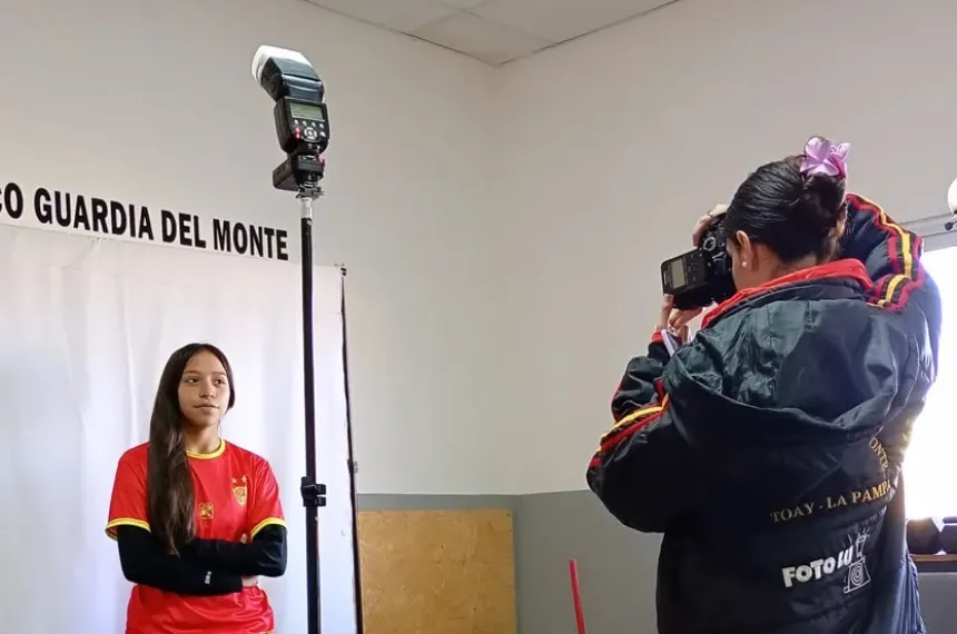 Guardia del Monte tendrá su propio álbum de figuritas :: El Diario de ...